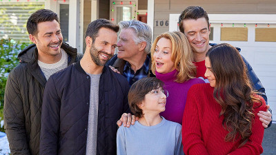 Duel à Noël chez les Mitchell (The Christmas House 2: Deck Those Halls ...