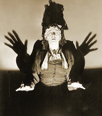 The Thirteenth chair (1929)